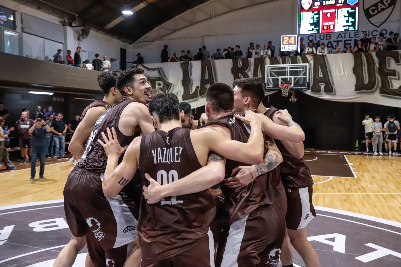 El Calamar bajó al flamante campeón sudamericano | Club Atlético Platense