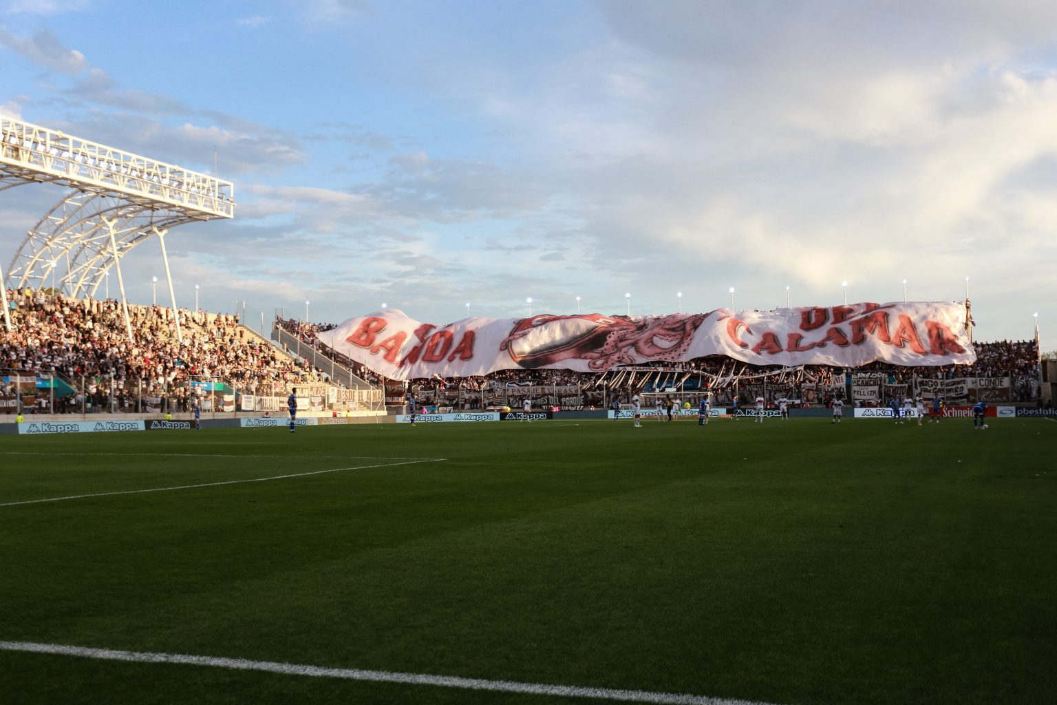 El color de la marea «Calamar» en San Nicolás | Club Atlético Platense