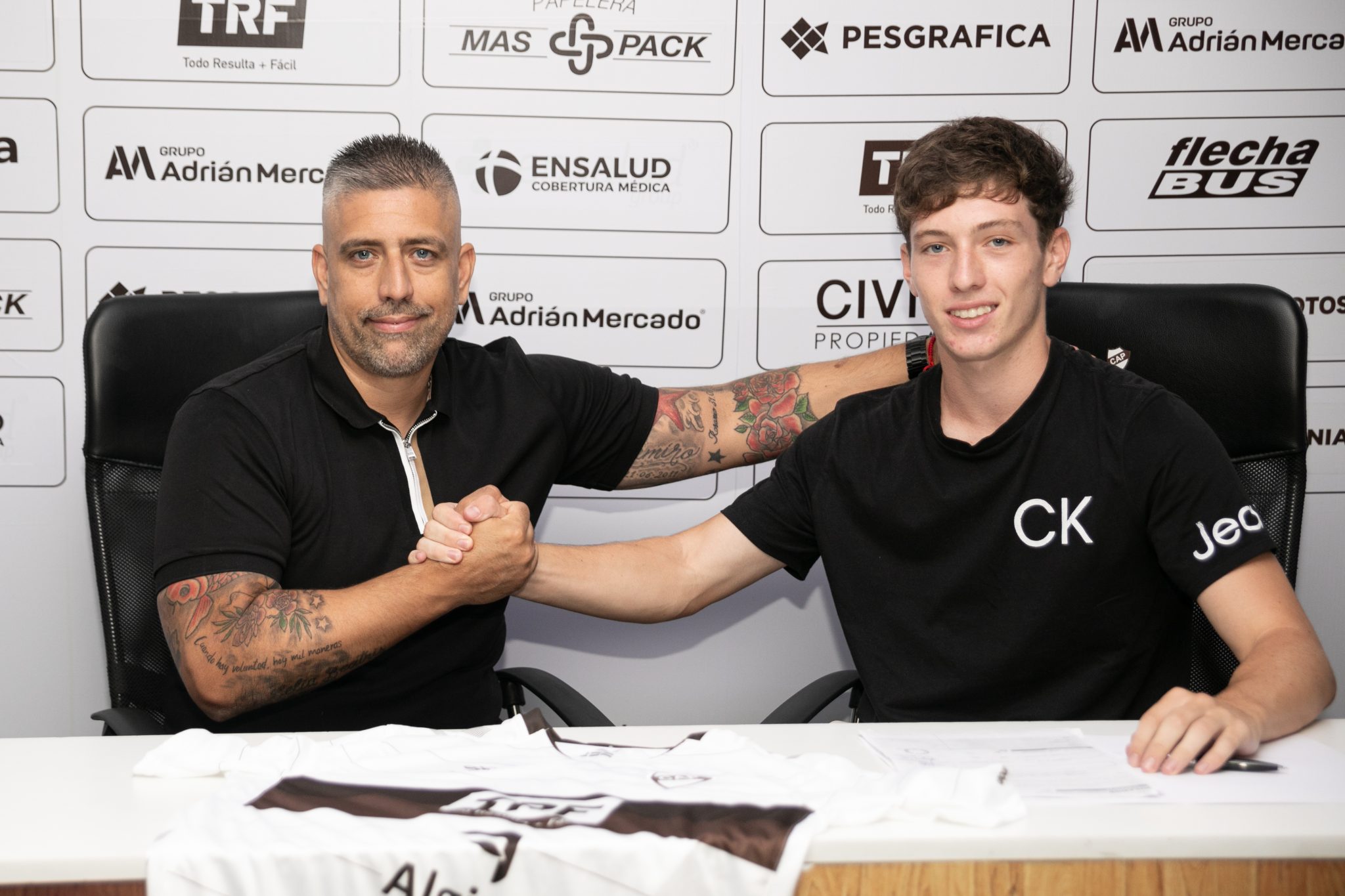 Franco Minerva firmó su primer contrato y es jugador profesional | Club ...