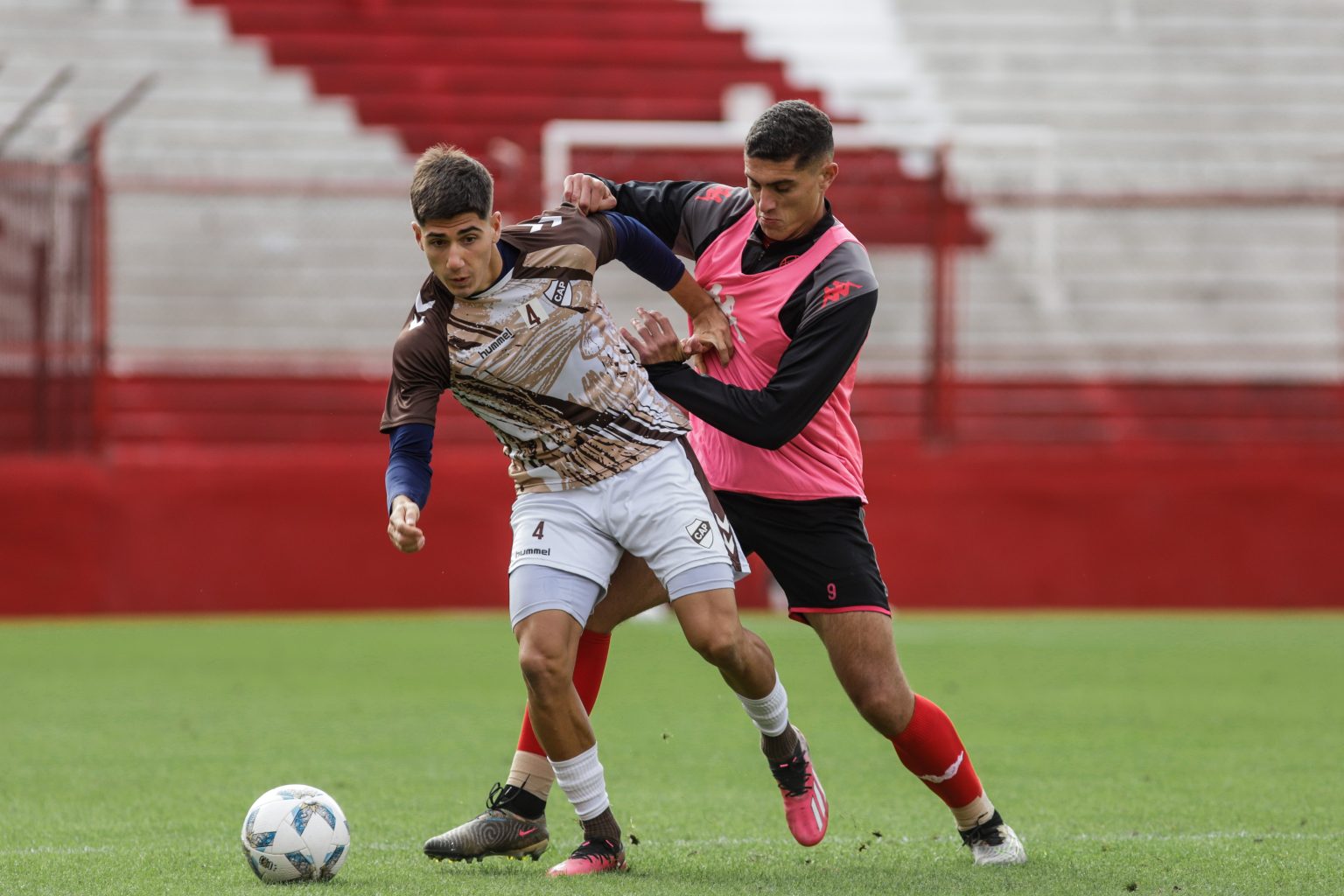 Amistoso ante Huracán, a una semana del inicio del Torneo LPF | Club ...