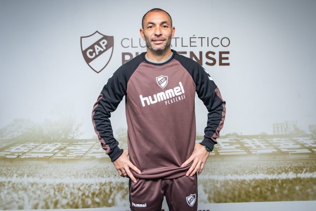 Hernán Lamberti se convirtió en el nuevo Coordinador del Fútbol Juvenil ...