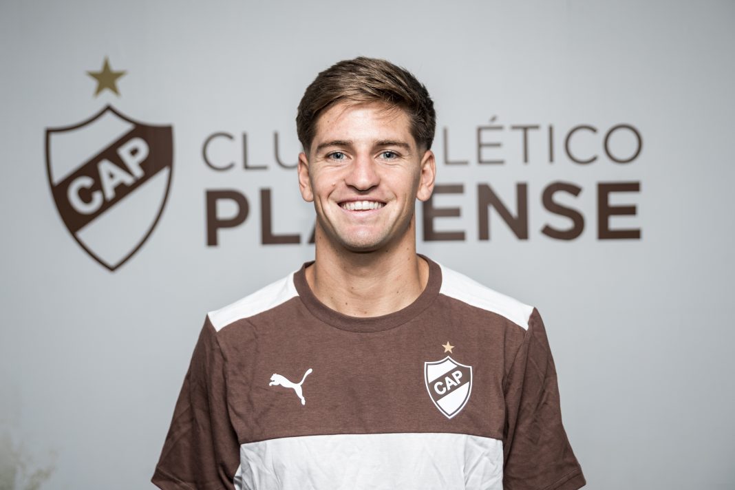 Nicolás Retamar estampó la firma y se viste de marrón y blanco | Club ...